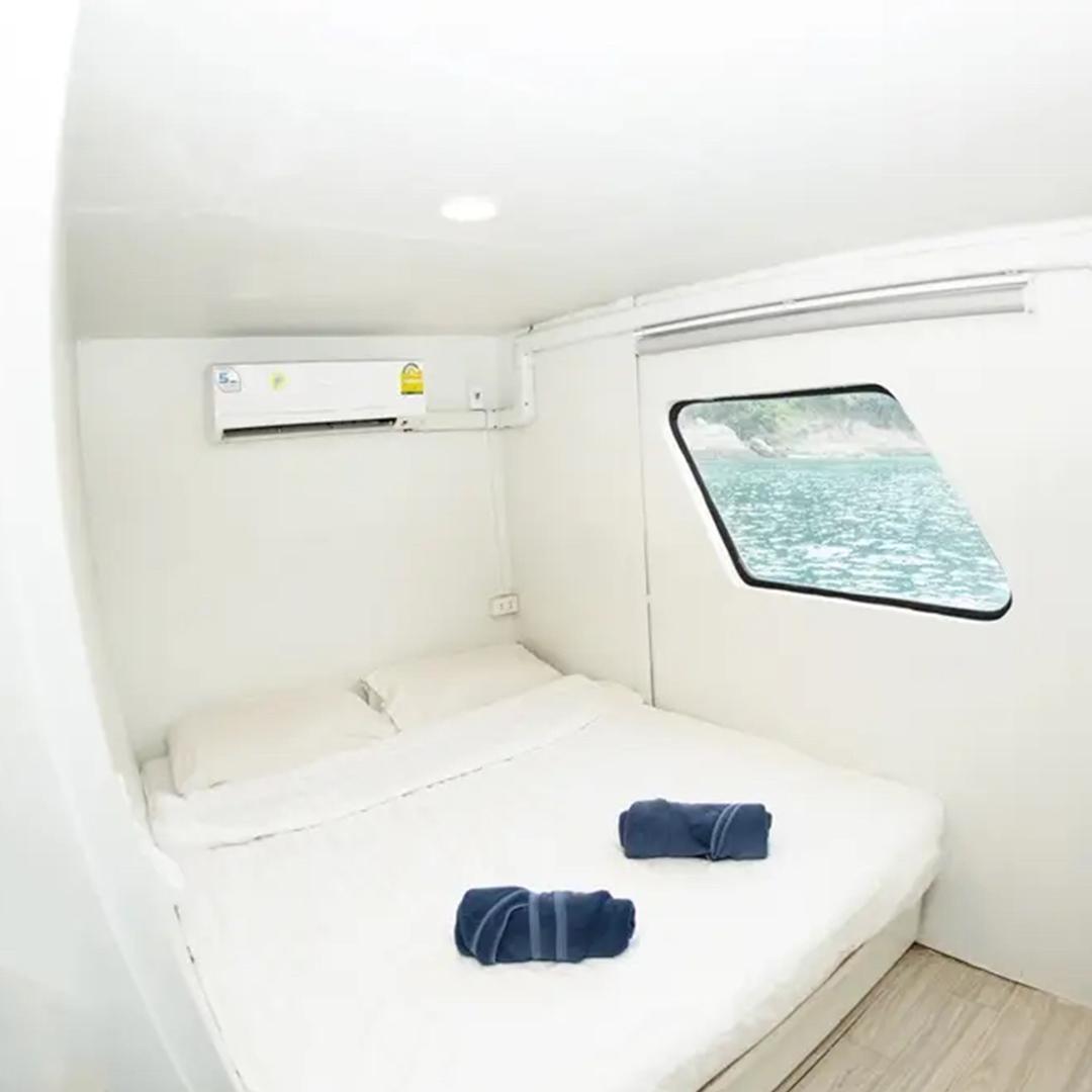 MV Lapat - Into Dive Center